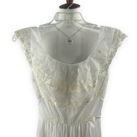Vanity Fair | Intimates & Sleepwear | Vintage 5s Vanity Fair Ivory ...